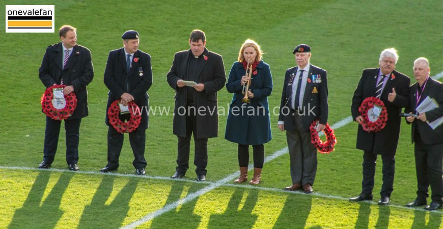 In pictures: Port Vale and Sunderland pay tribute on Remembrance Sunday ...
