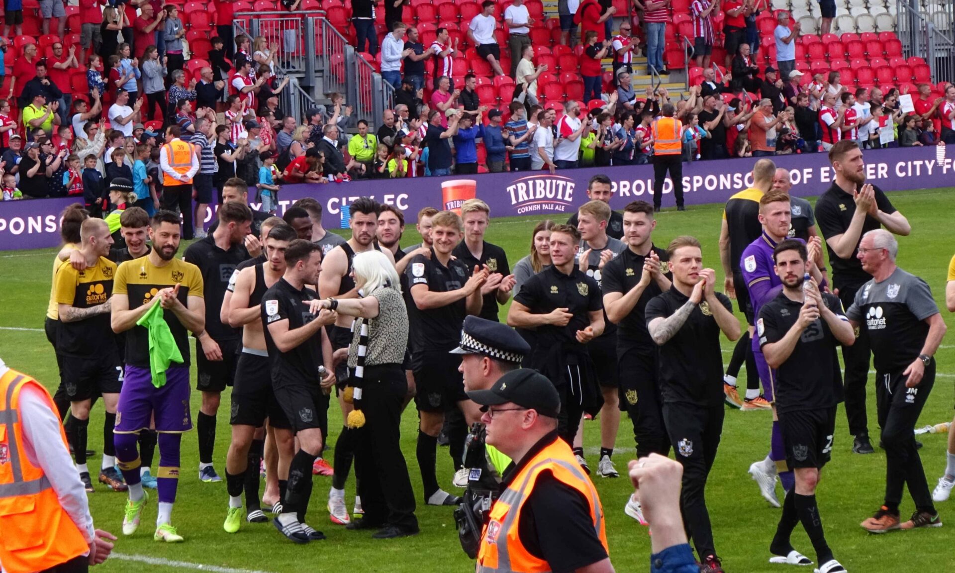 Mini gallery – Port Vale celebrate reaching the play-offs - onevalefan ...